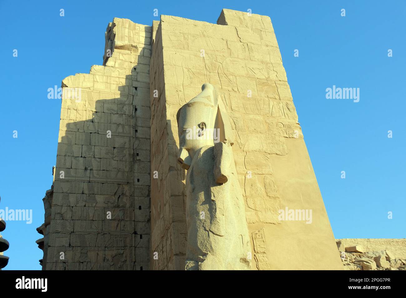 Pylon ancient egyptian temple hi-res stock photography and images - Alamy