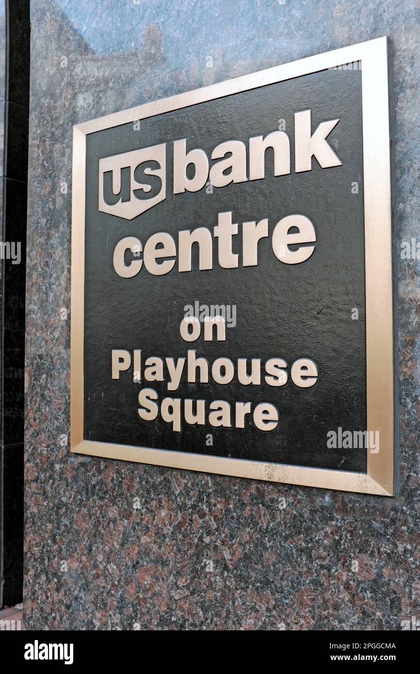 Cleveland us bank centre on playhouse square hi-res stock photography ...