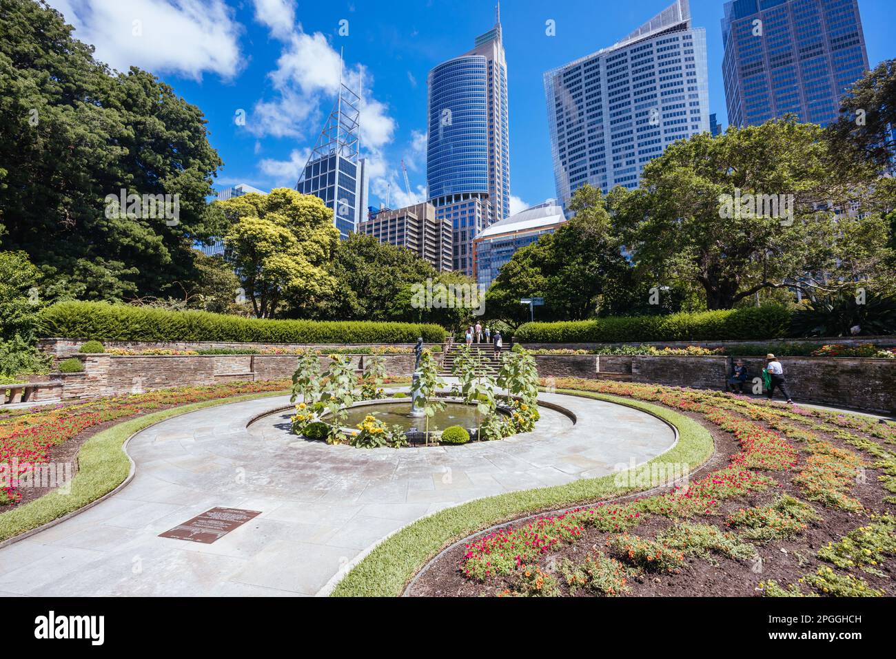 The opera house path sydney hi-res stock photography and images - Alamy