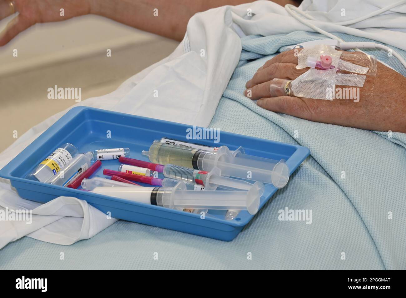 Anaesthetic drugs ready for surgery Stock Photo - Alamy