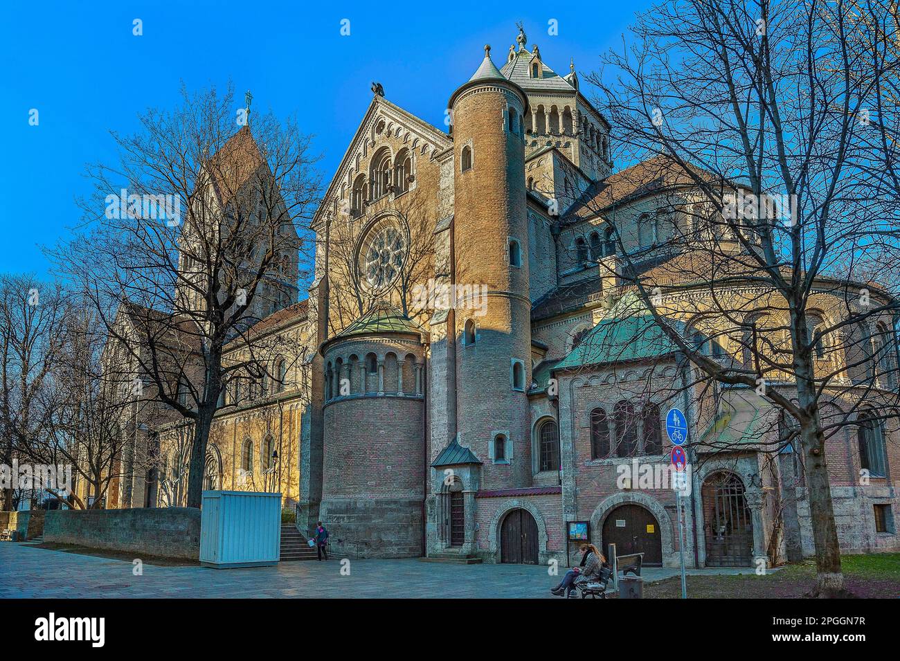 Neo romanesque architectural style hi-res stock photography and images ...