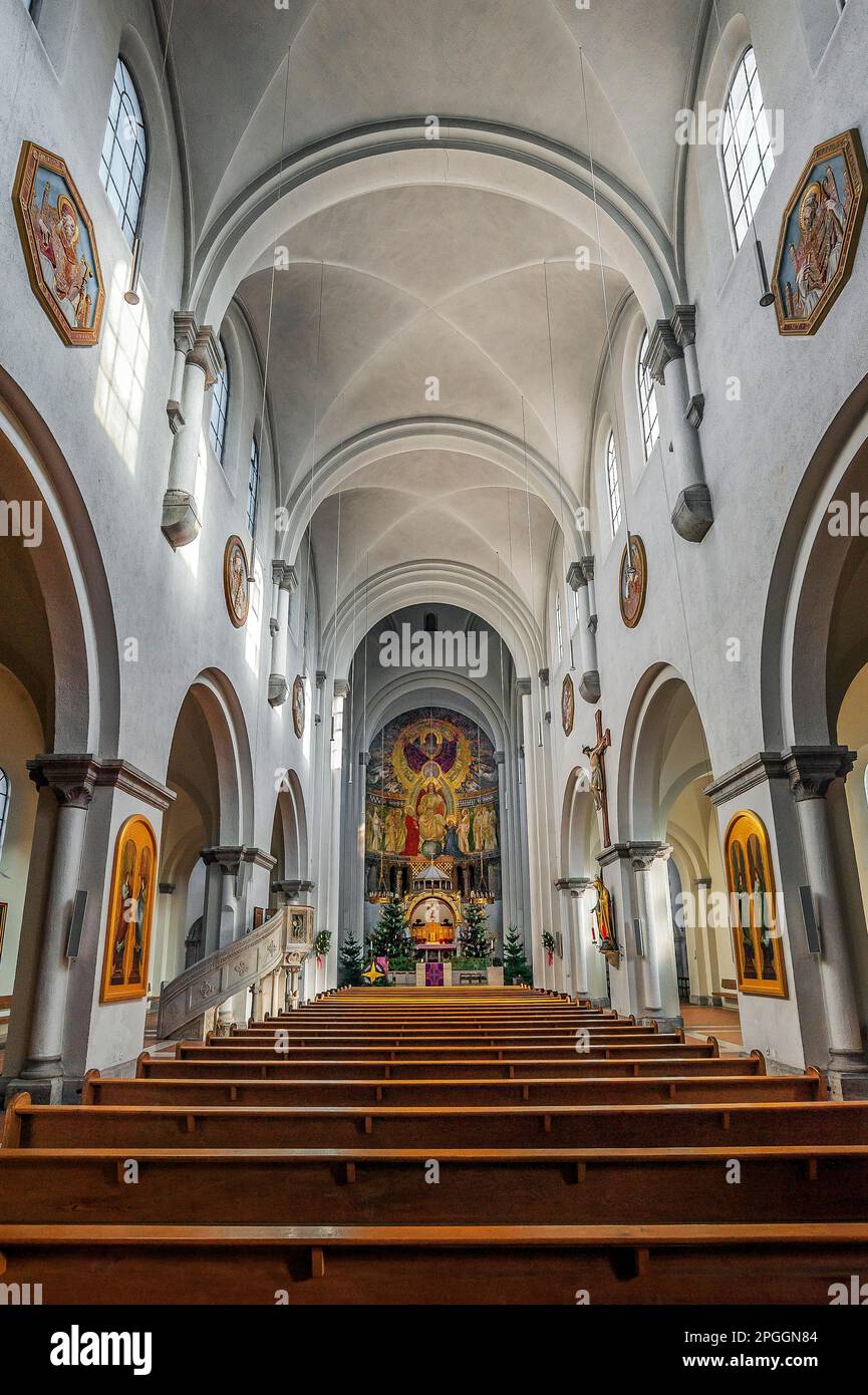 Romanesque sacral architecture hi-res stock photography and images - Alamy
