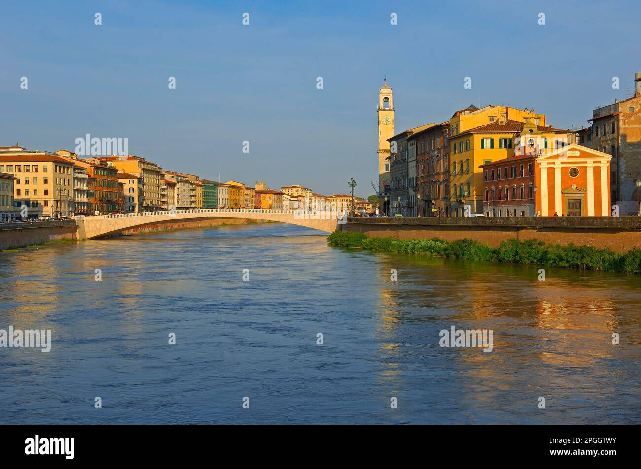 Pisa, Lungarno, River Arno, UNESCO World Heritage Site, Tuscany, Italy ...
