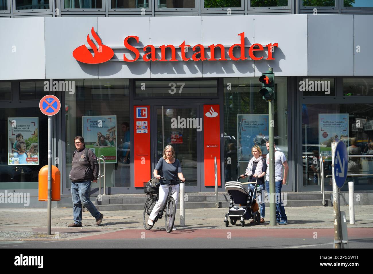 Santander lettering hi-res stock photography and images - Alamy