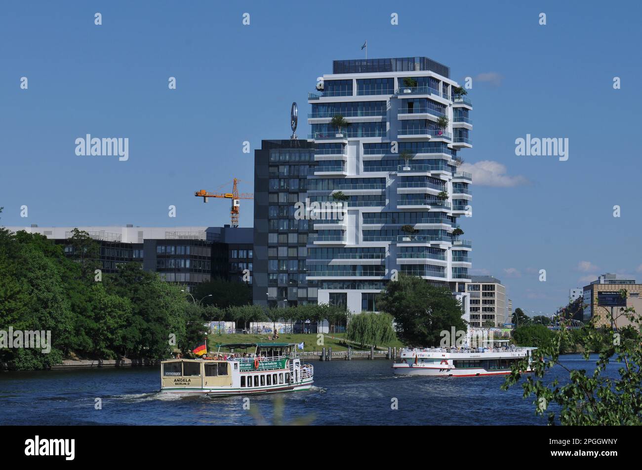 Living Levels residential tower, Muehlenstrasse, Friedrichshain, Berlin ...