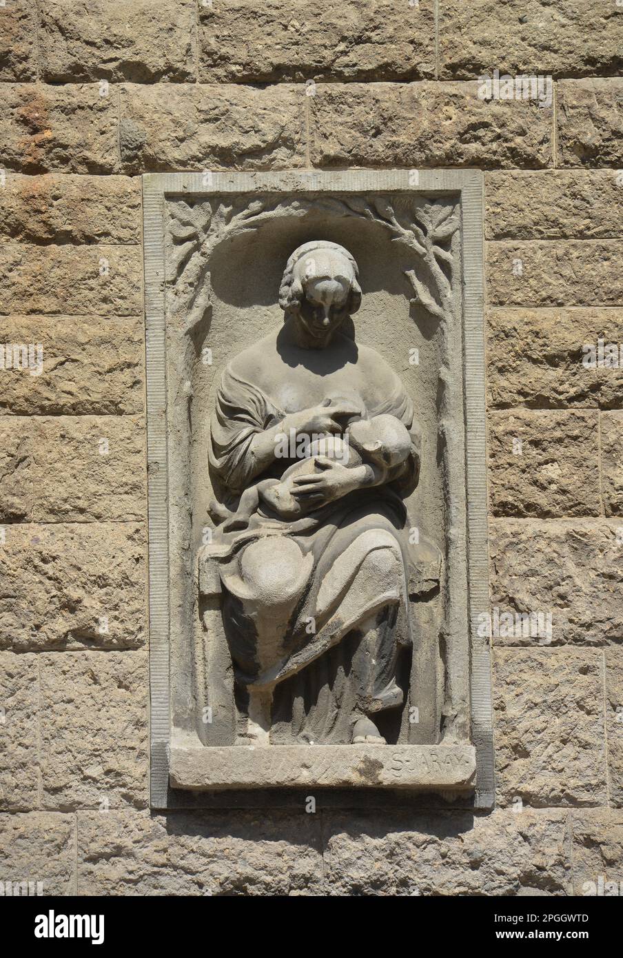 Relief, Mother and Child, Strassmannhaus, Schumannstrasse, Mitte ...