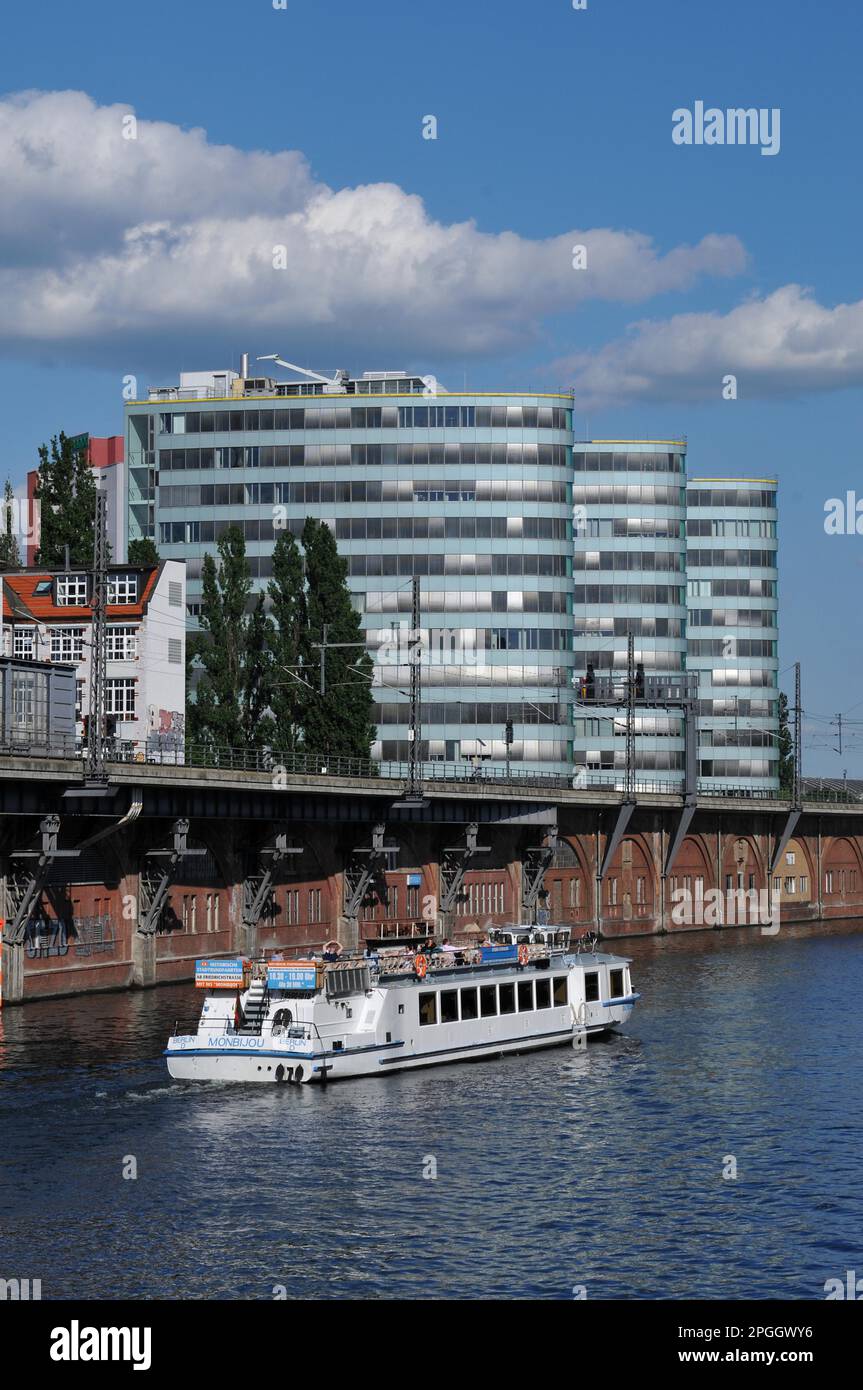 Bvg ferry service hi-res stock photography and images - Alamy