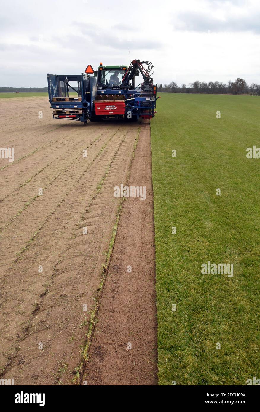 Turf machine hi-res stock photography and images - Alamy