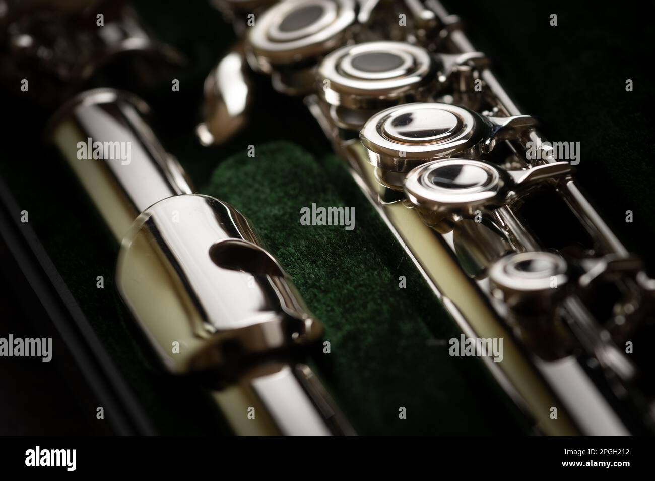 Classical flute player hi-res stock photography and images - Alamy