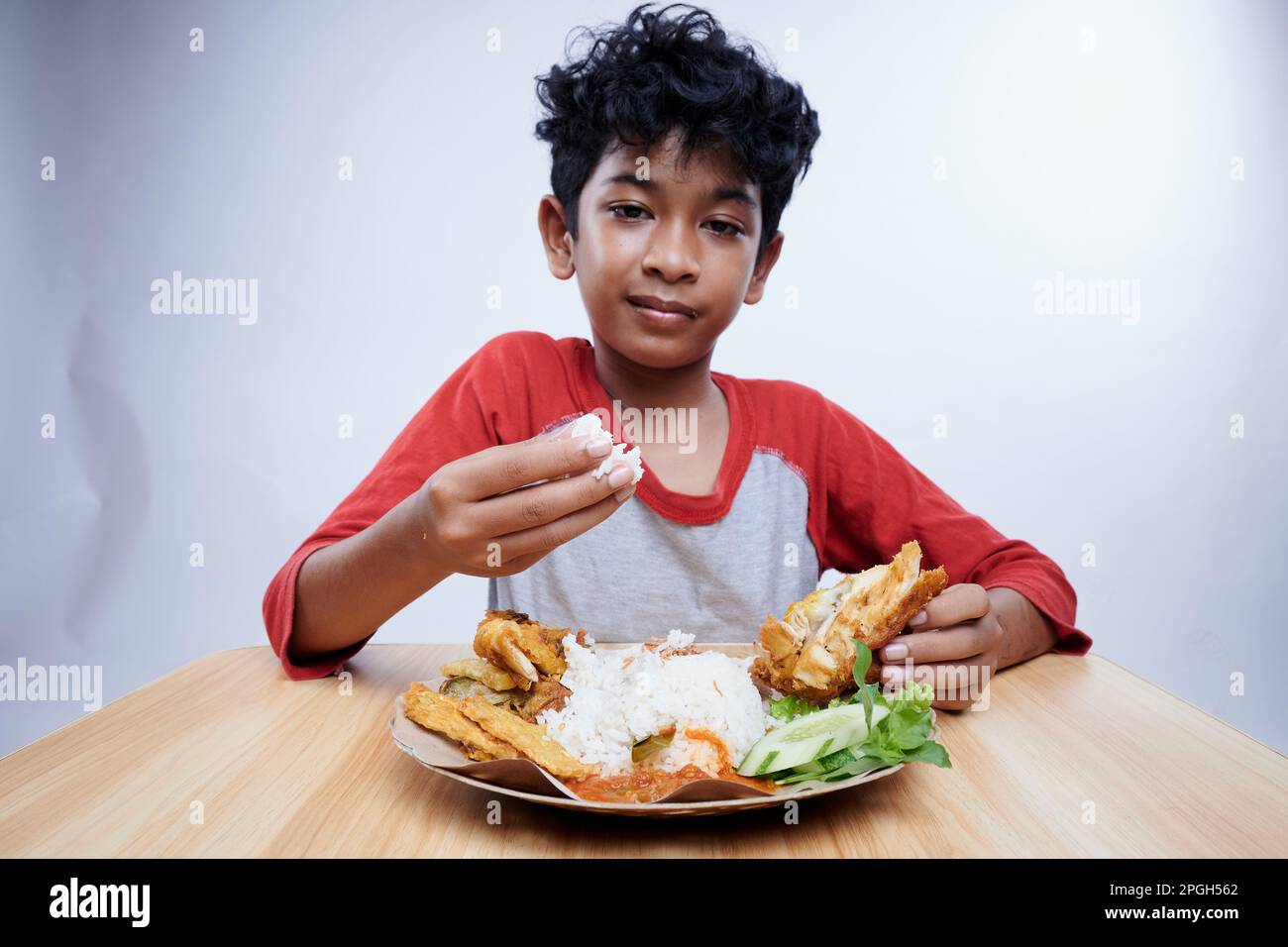 Udayanthi Kulathunga Eating Rice