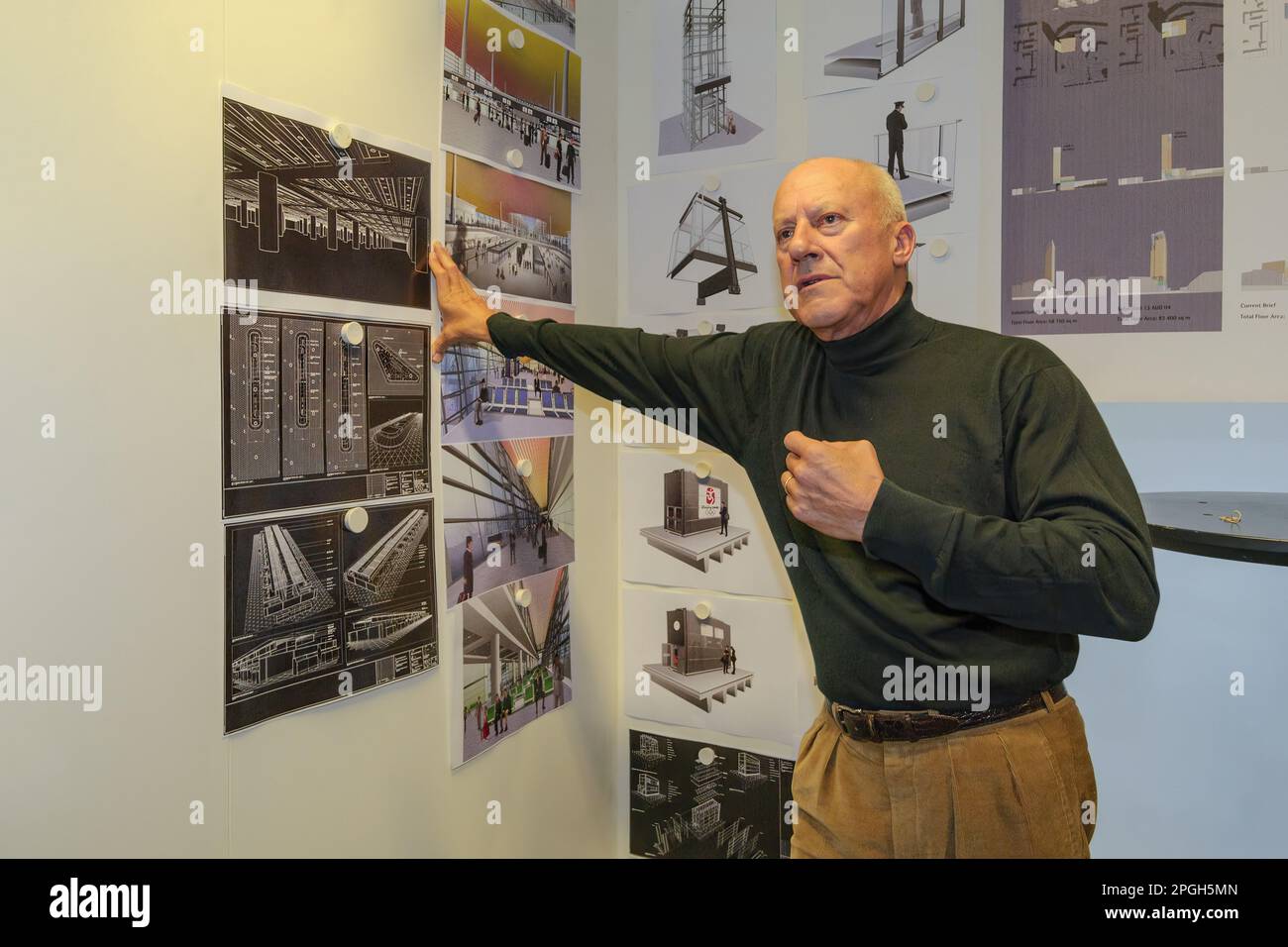 ARCHIVES AUGUST 2001 - ENGLAND. LONDON. BATTERSEA DISTRICT. THE DESIGN ...