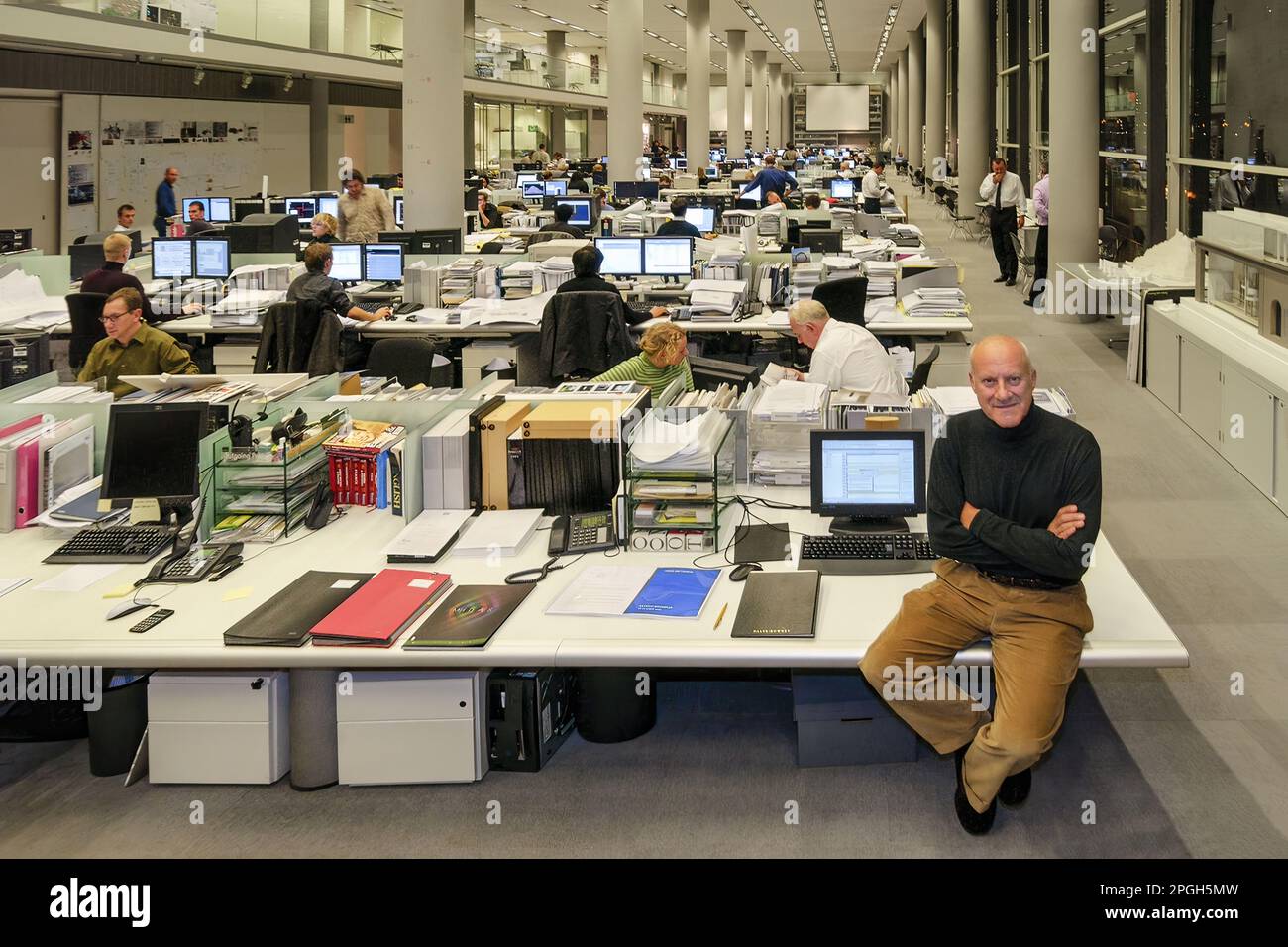ARCHIVES AUGUST 2001 - ENGLAND. LONDON. BATTERSEA DISTRICT. THE DESIGN ...