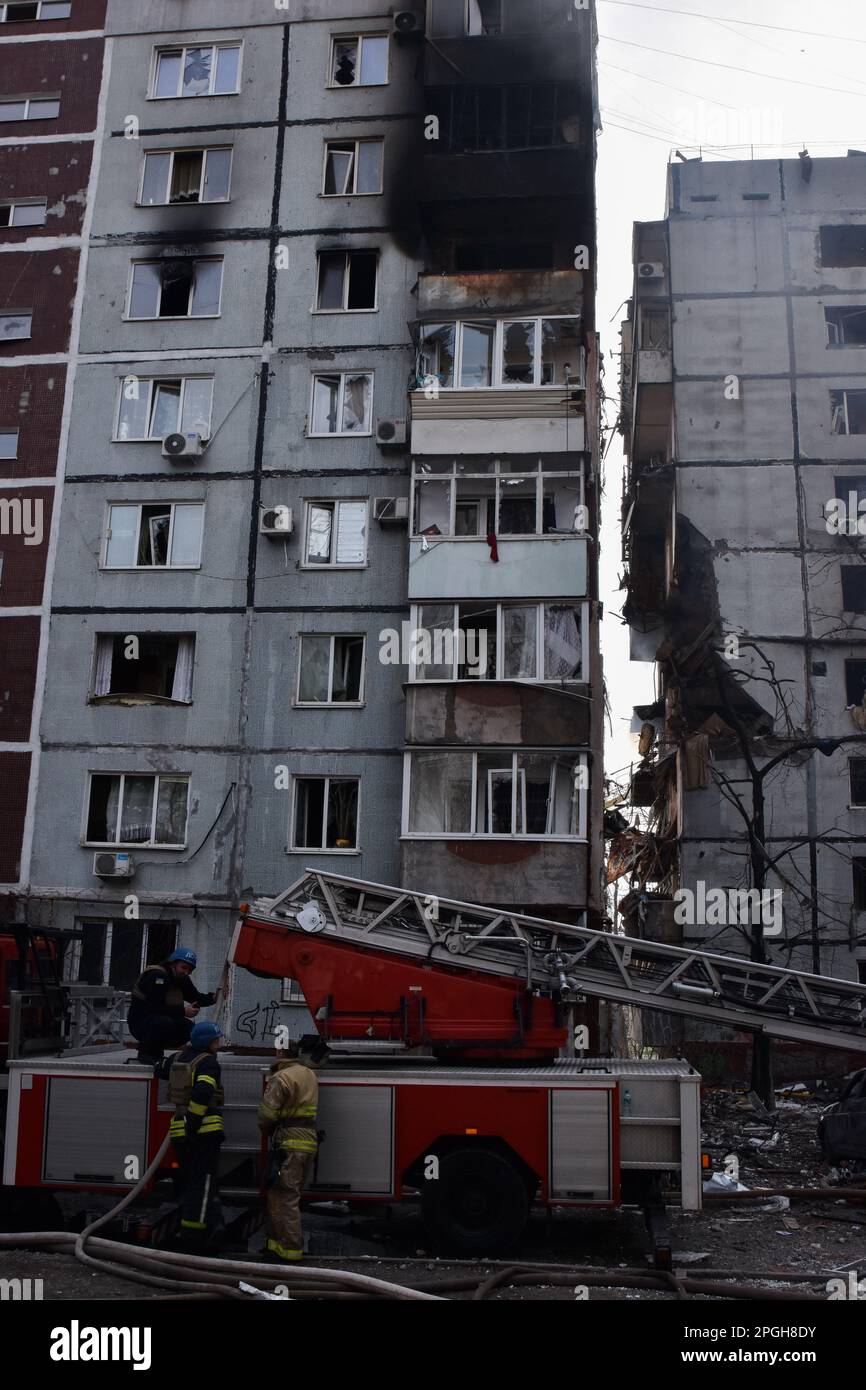 6 story building hi-res stock photography and images - Alamy