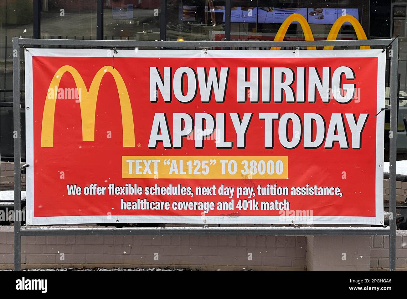 Now hiring sign mcdonald's restaurant hi-res stock photography and ...