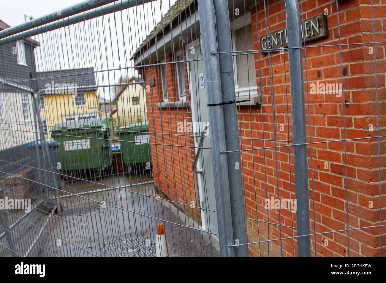 Repair and maintenance facilities hi-res stock photography and images ...