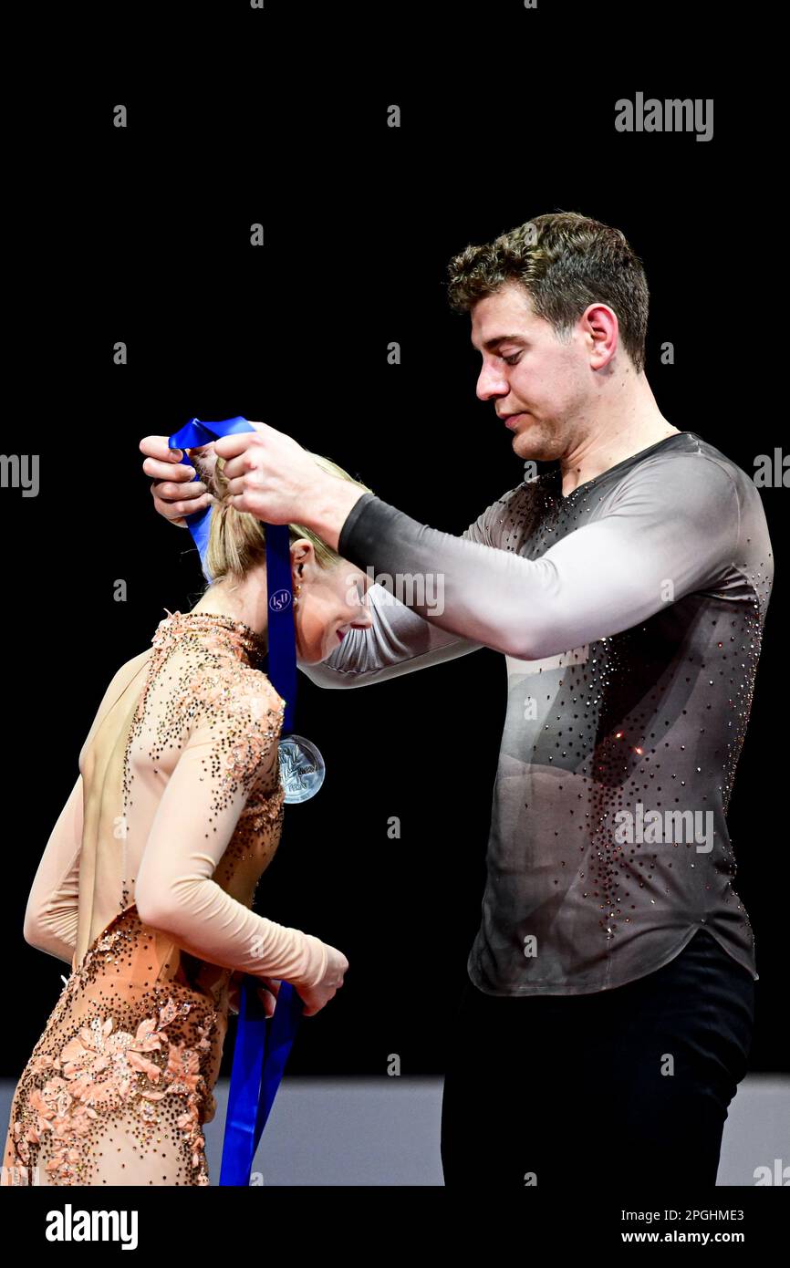 Alexa KNIERIM & Brandon FRAZIER (USA) second place, during Victory ...