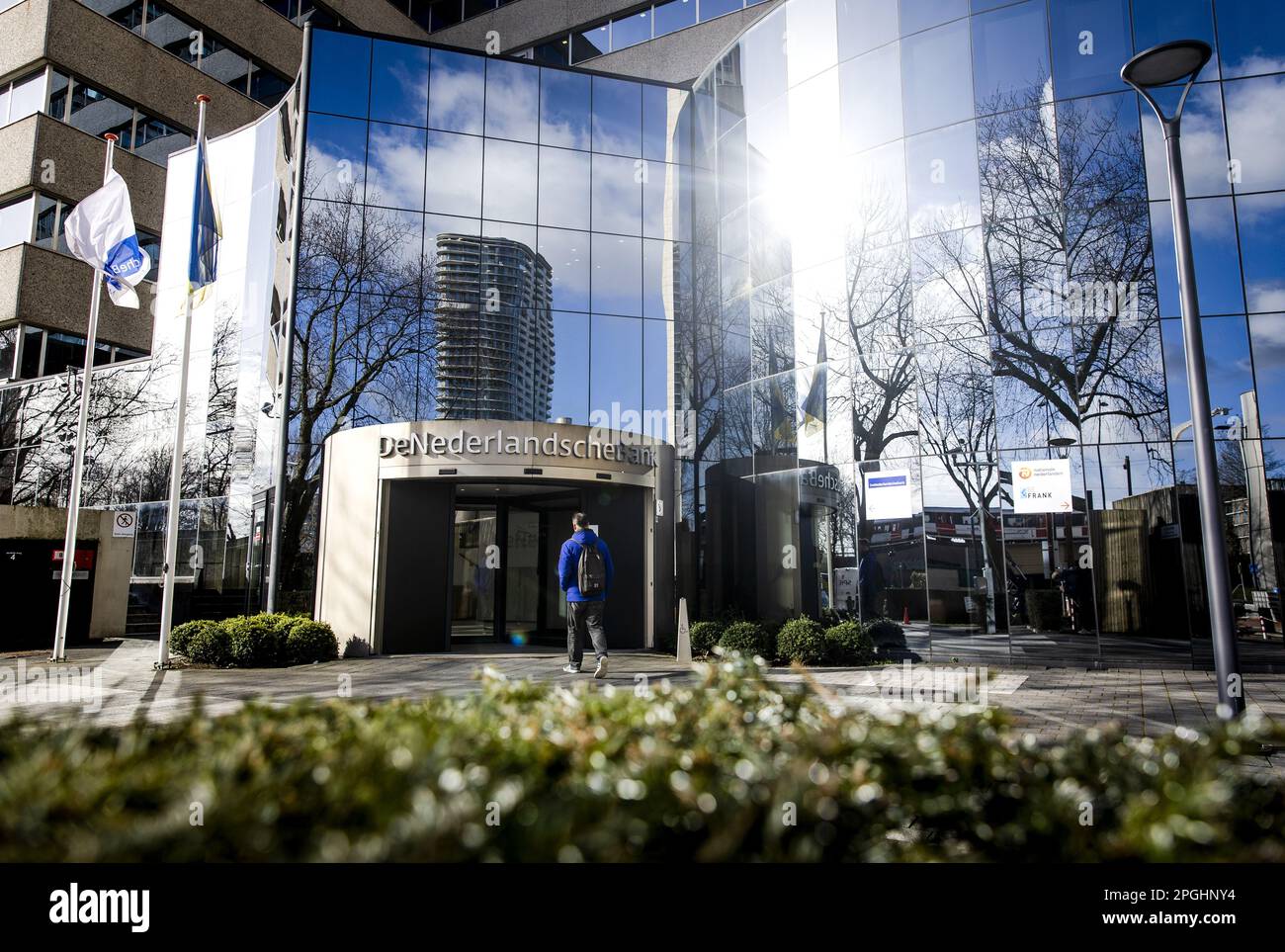 AMSTERDAM - Exterior of De Nederlandsche Bank. ANP SEM VAN DER WAL ...