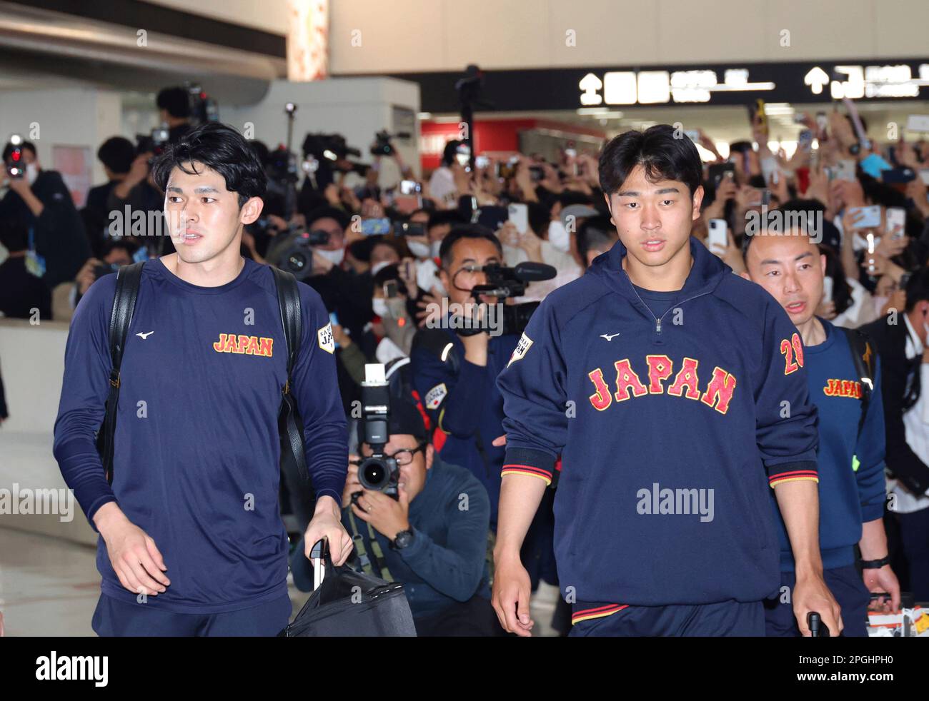 Roki Sasaki (L), and Hiroto Takahashi, pitchers of Japan National Team ...