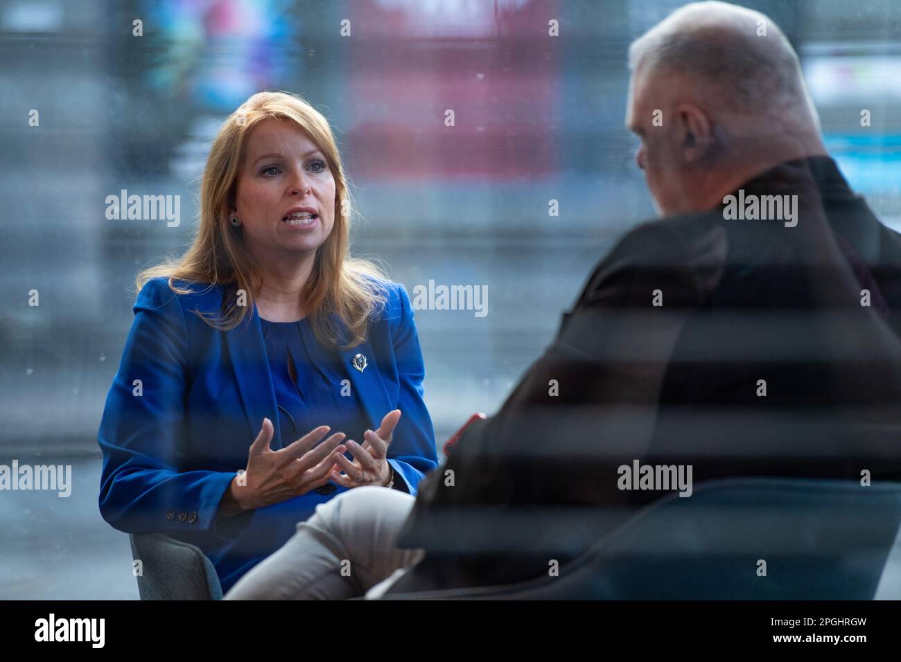 Kevin mckenna ash regan interview hi-res stock photography and images ...