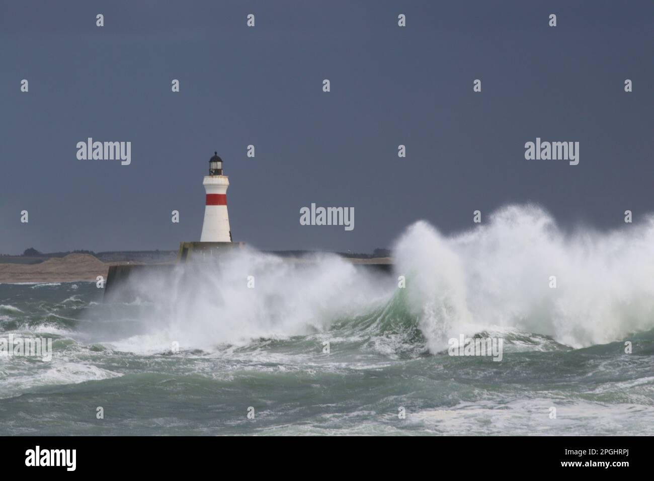 Winter waves breaking at Golden Horn, Fraserburgh Stock Photo - Alamy