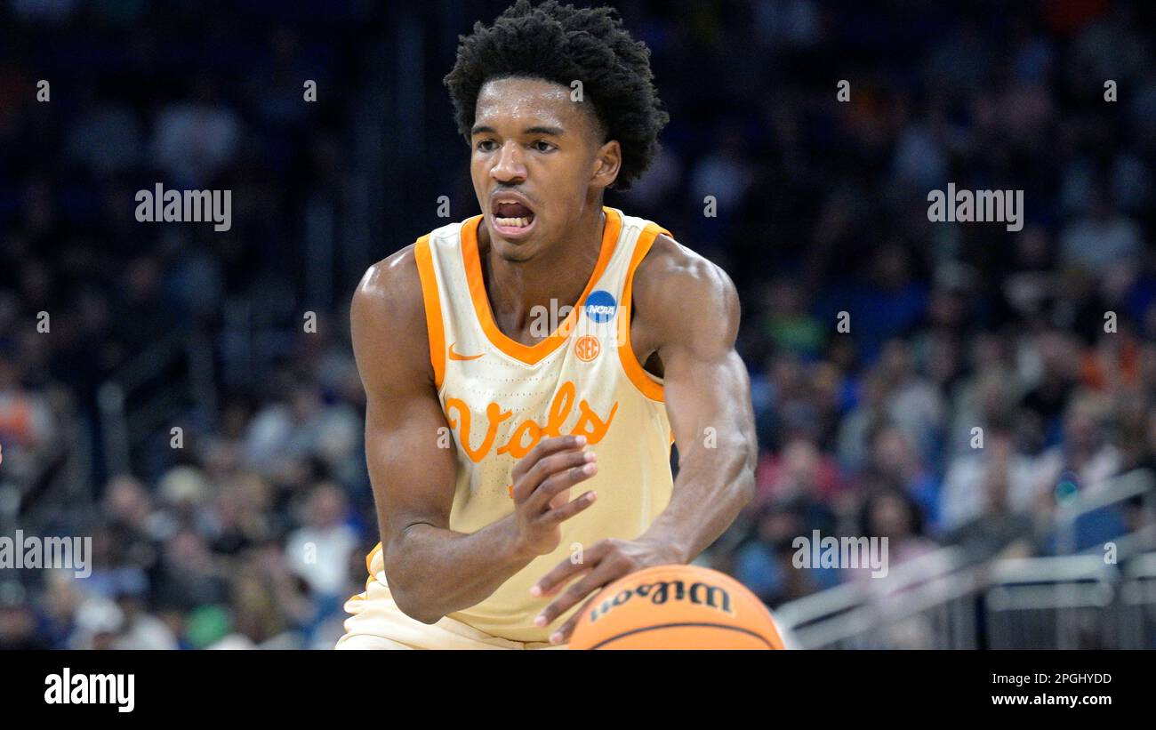 Tennessee forward Julian Phillips (2) during the first half of a first ...