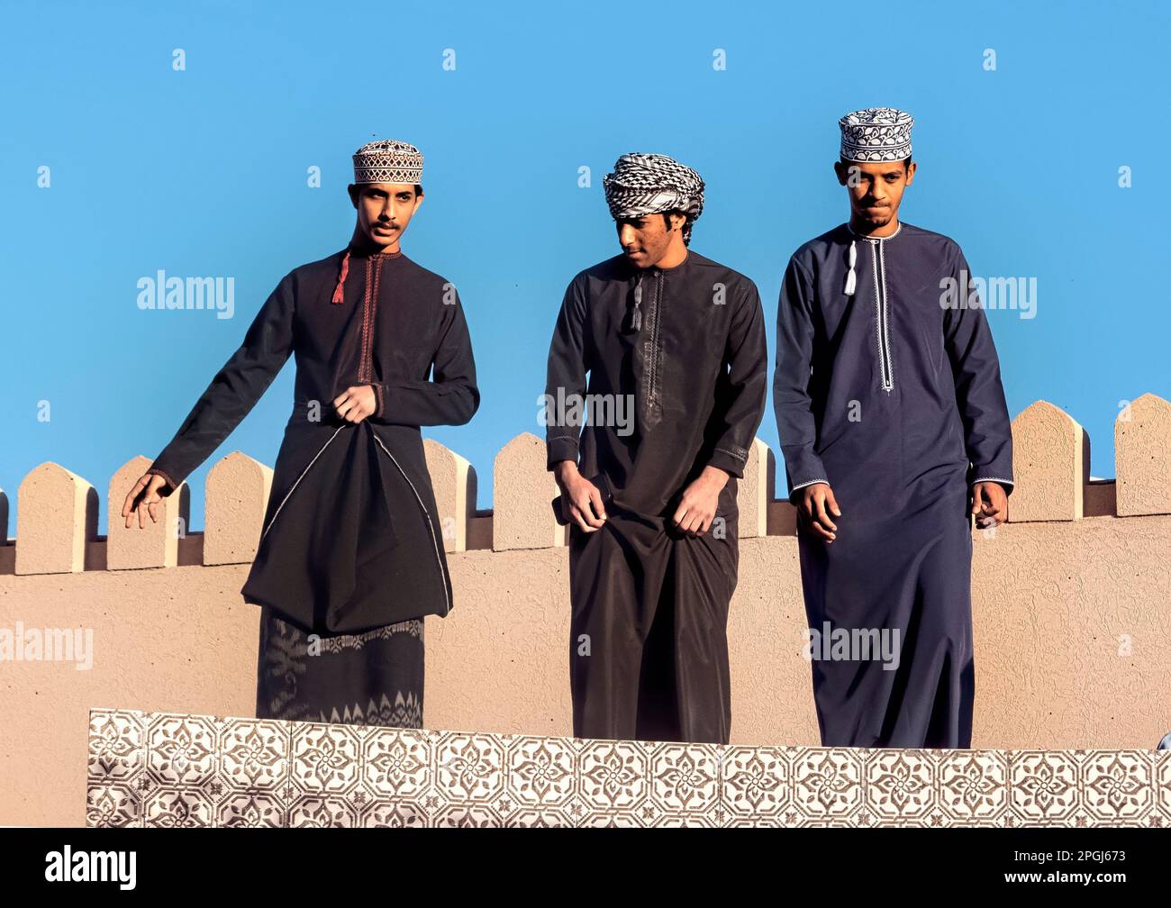 Native Omanis. Nizwa Fort, Nizwa, Oman Stock Photo - Alamy