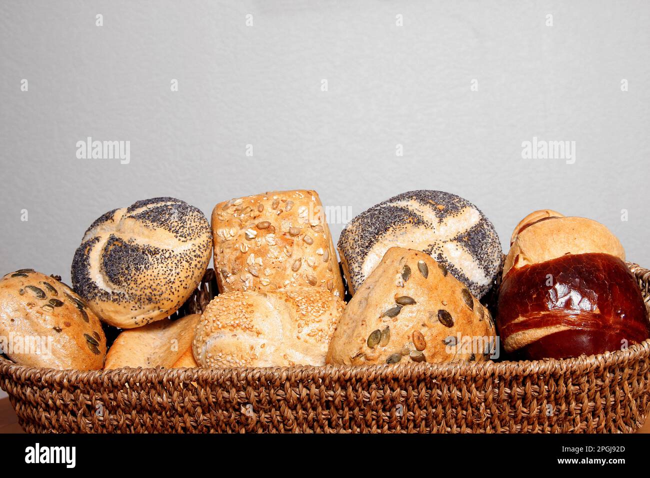 Basket of bread and rolls hi-res stock photography and images - Alamy
