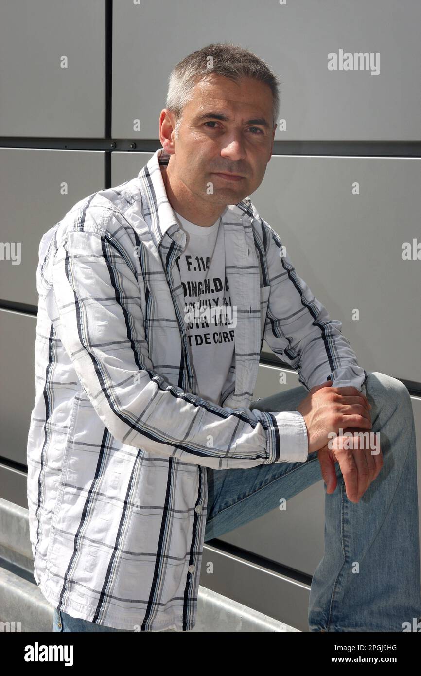 Portrait en format vertical hi-res stock photography and images - Alamy