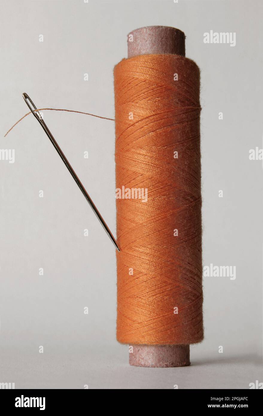 Make sewing needle hi-res stock photography and images - Alamy