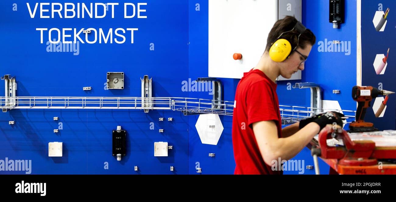 AMSTERDAM - VMBO students and MBO students compete for the national ...