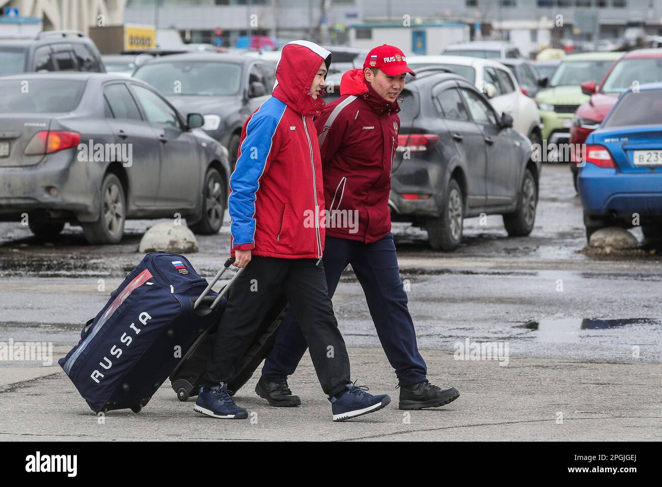 Men on the street in Moscow Stock Photo - Alamy