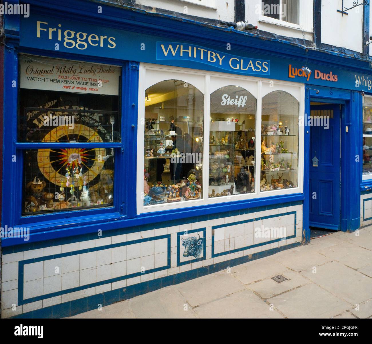 Whitby glass shop where they make lucky ducks Stock Photo - Alamy