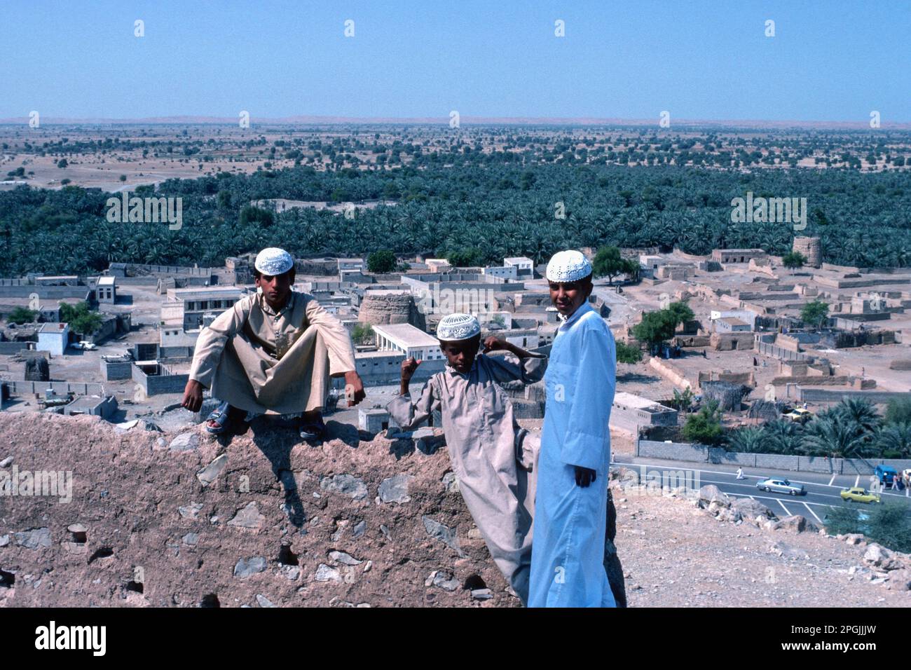 Khatt UAE 1976 – group of Arab children above the village of Khatt ...