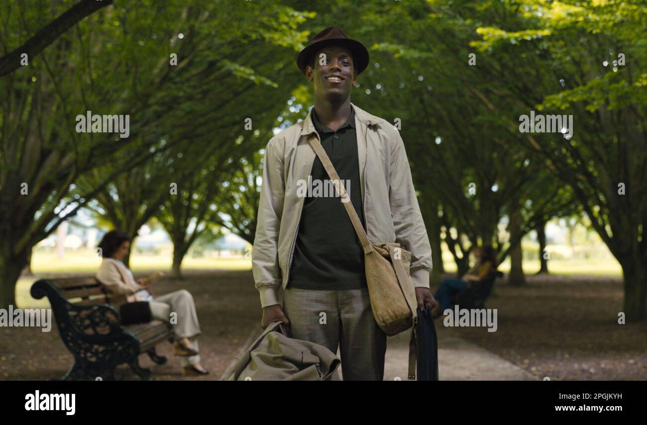 Olivia colman empire film hi-res stock photography and images - Alamy