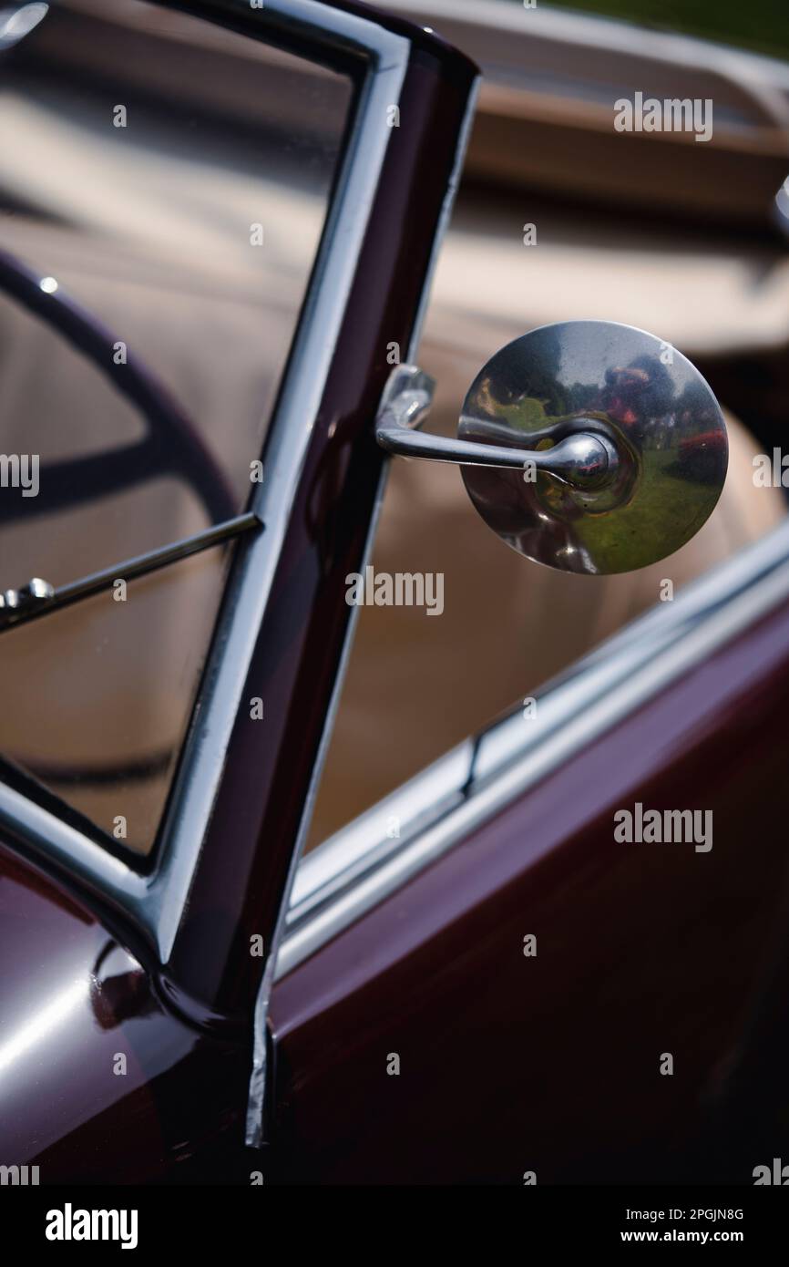 Vintage car round mirror hi-res stock photography and images - Alamy