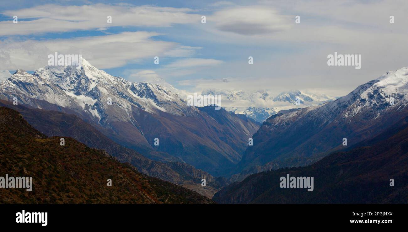 Tilicho lake hi-res stock photography and images - Alamy