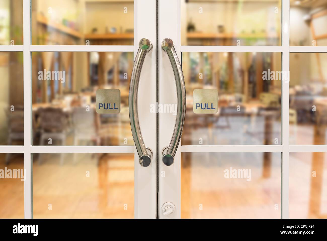 Push and pull doors hi-res stock photography and images - Alamy