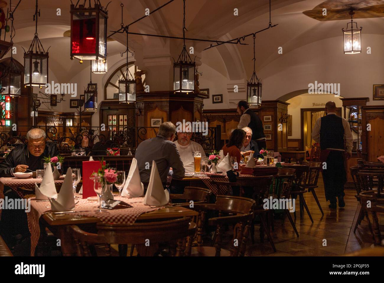 Basement restaurant hi-res stock photography and images - Alamy