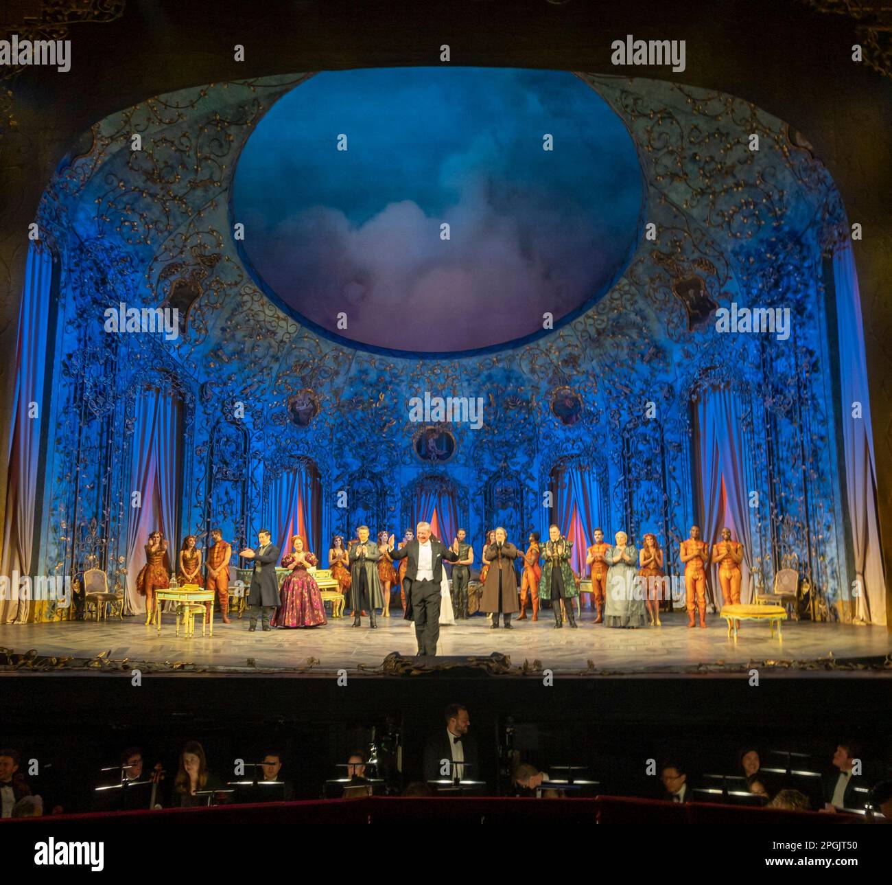 Nicola Luisotti, conductor, curtain call, La Traviata, Metropolitan ...