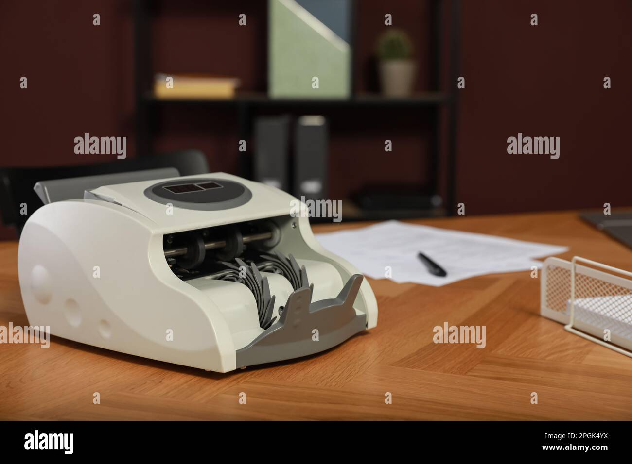 Modern banknote hi-res stock photography and images - Alamy