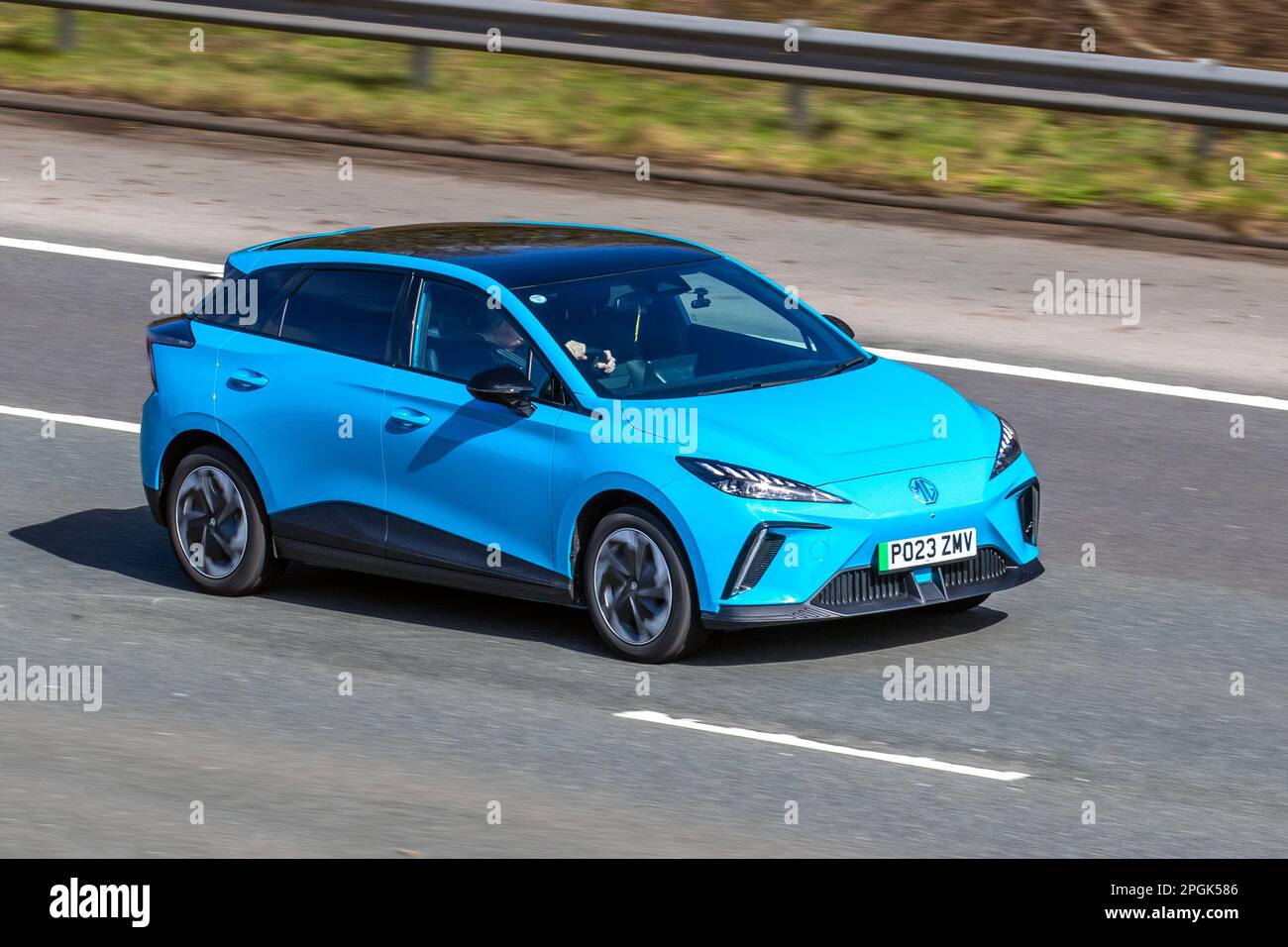 2022 72 orange mg4 trophy electricity hi-res stock photography and ...