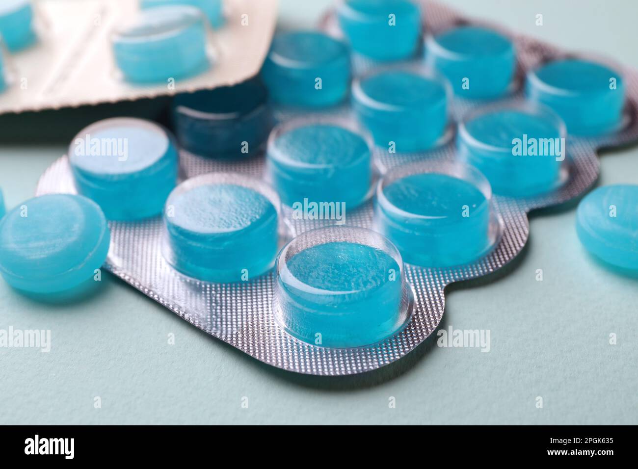 Blue pill drops on hi-res stock photography and images - Alamy