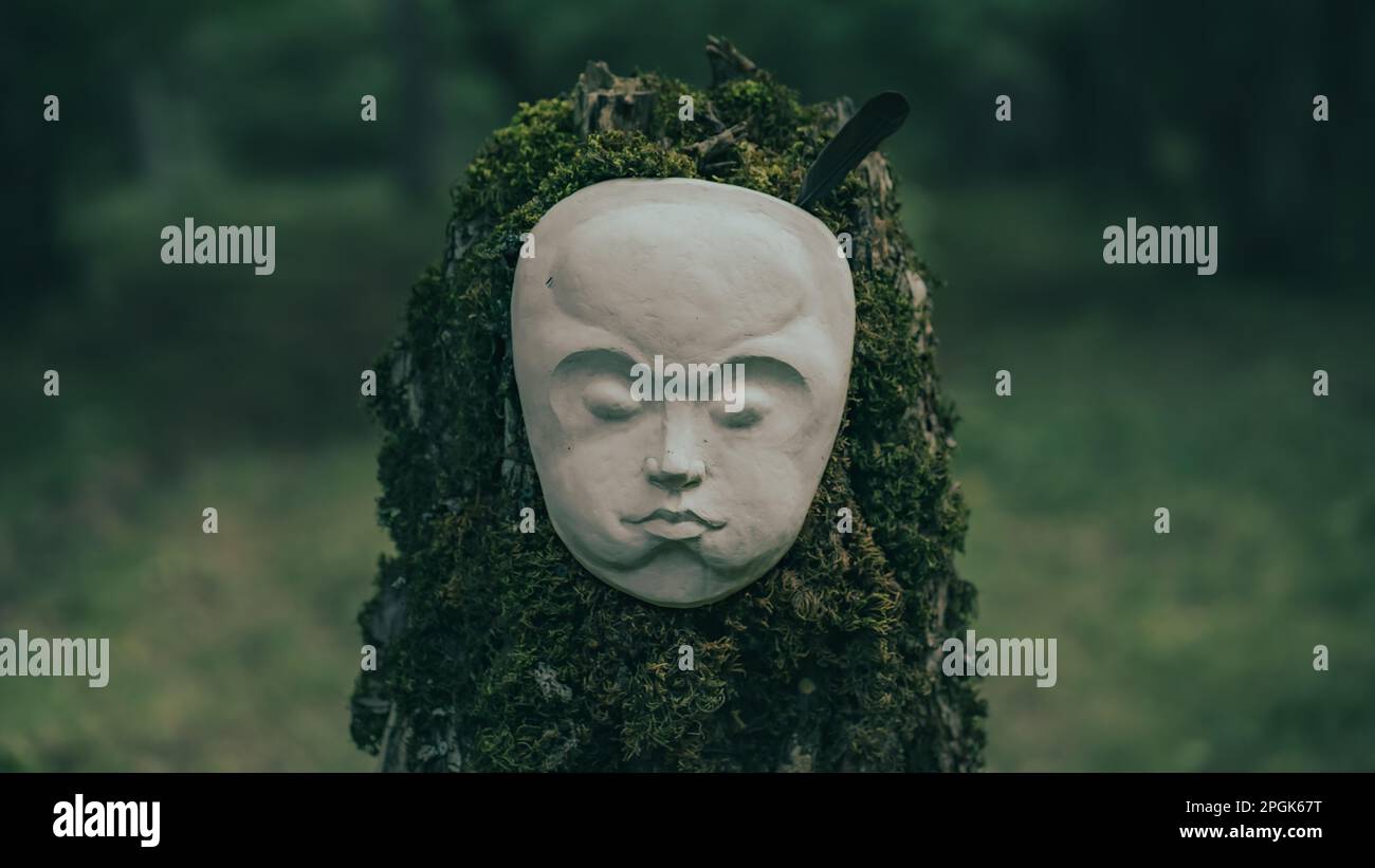 Stone mask hi-res stock photography and images - Alamy