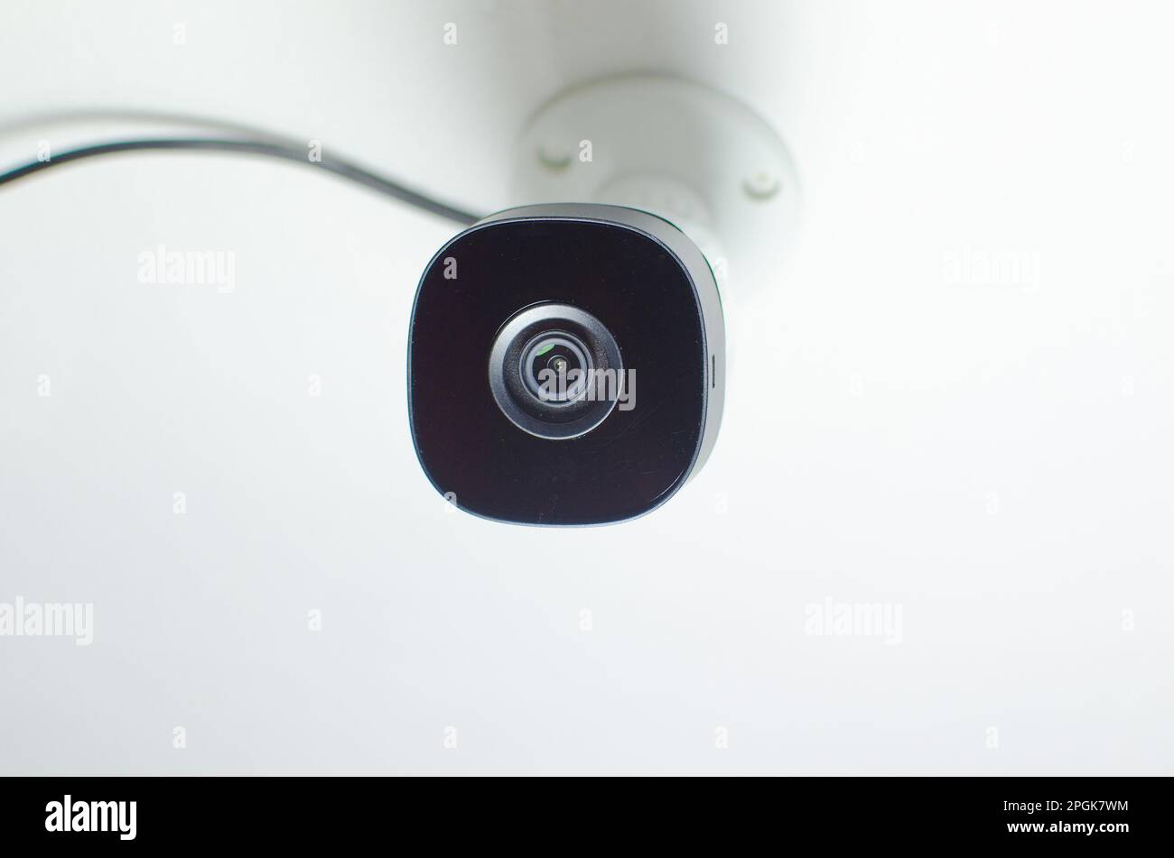 Wall mounted remote camera hi-res stock photography and images - Alamy