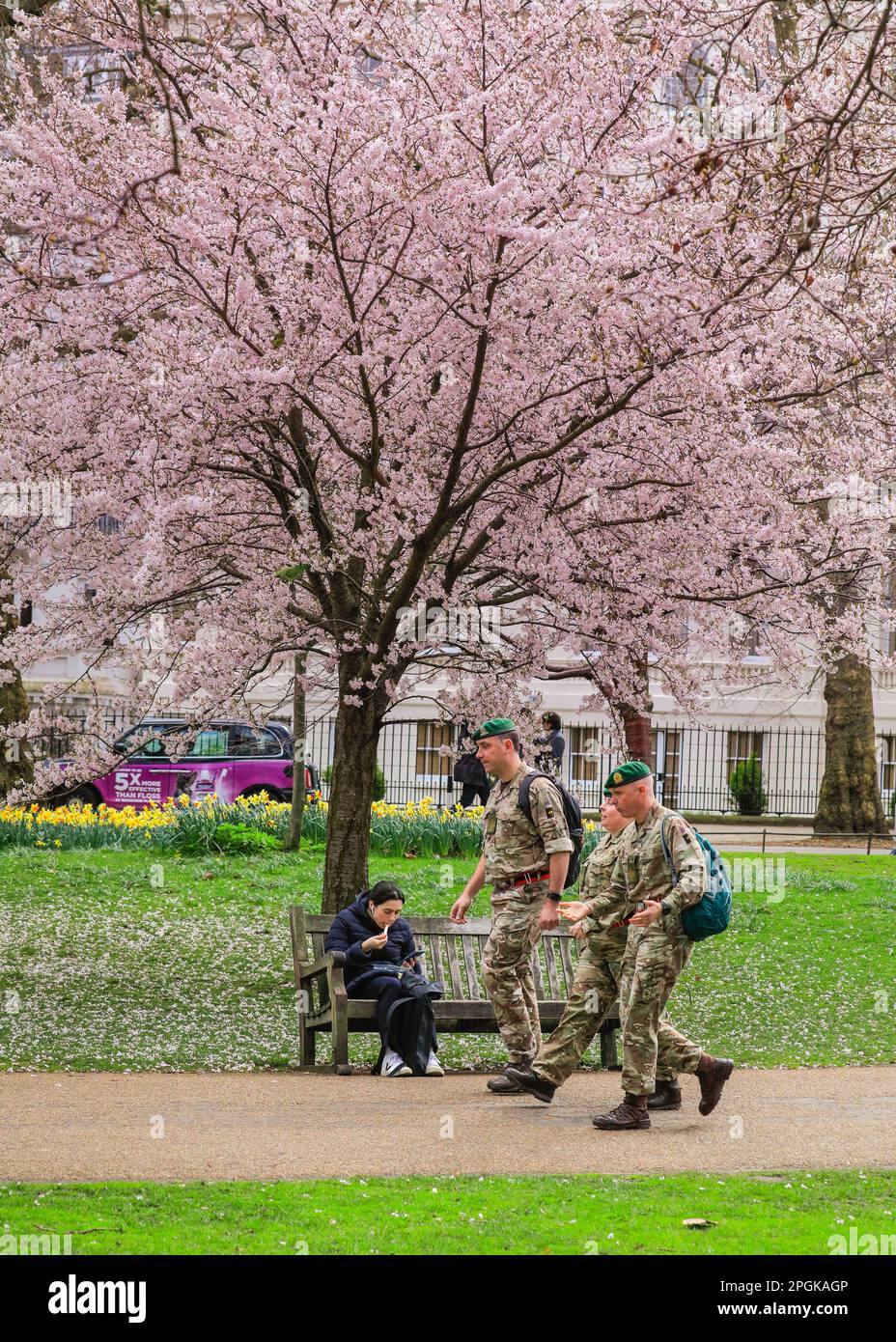 London, UK. 23rd Mar, 2023. People enjoy the sunshine, mild ...