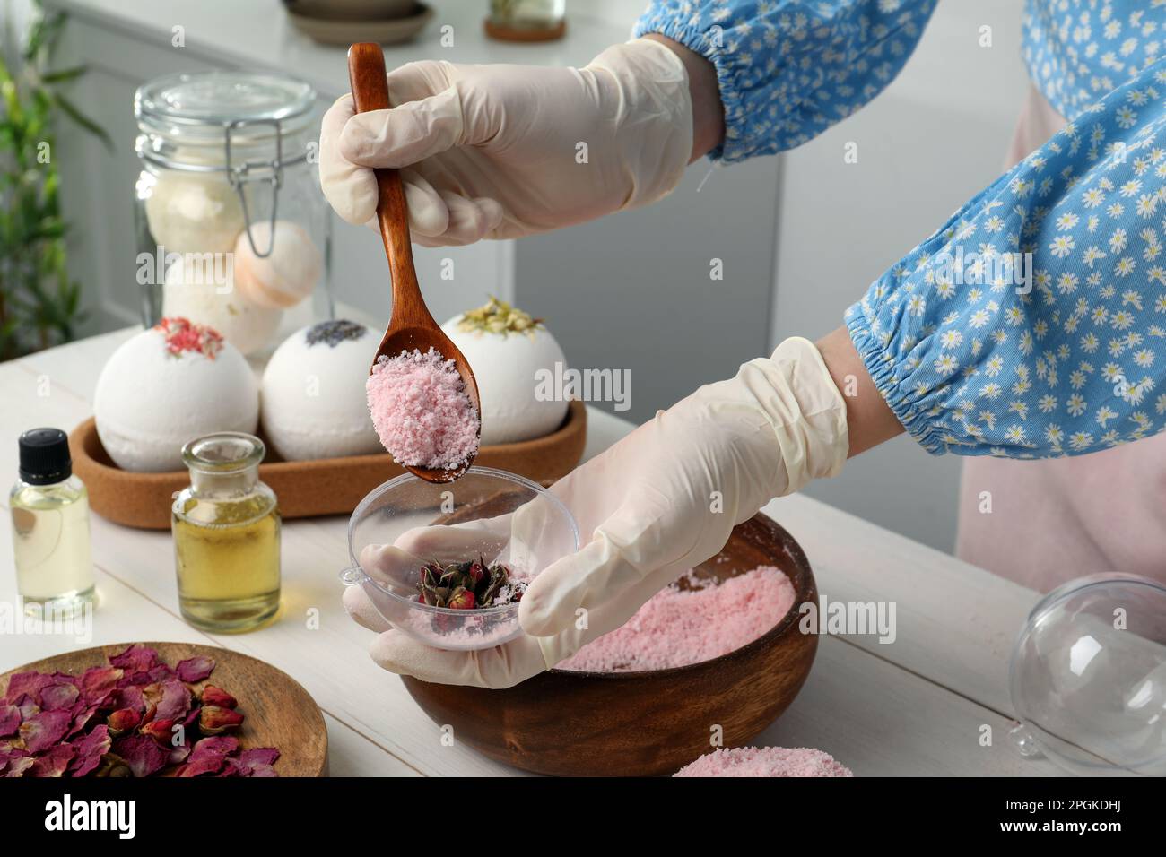 Bomb making process hi-res stock photography and images - Alamy