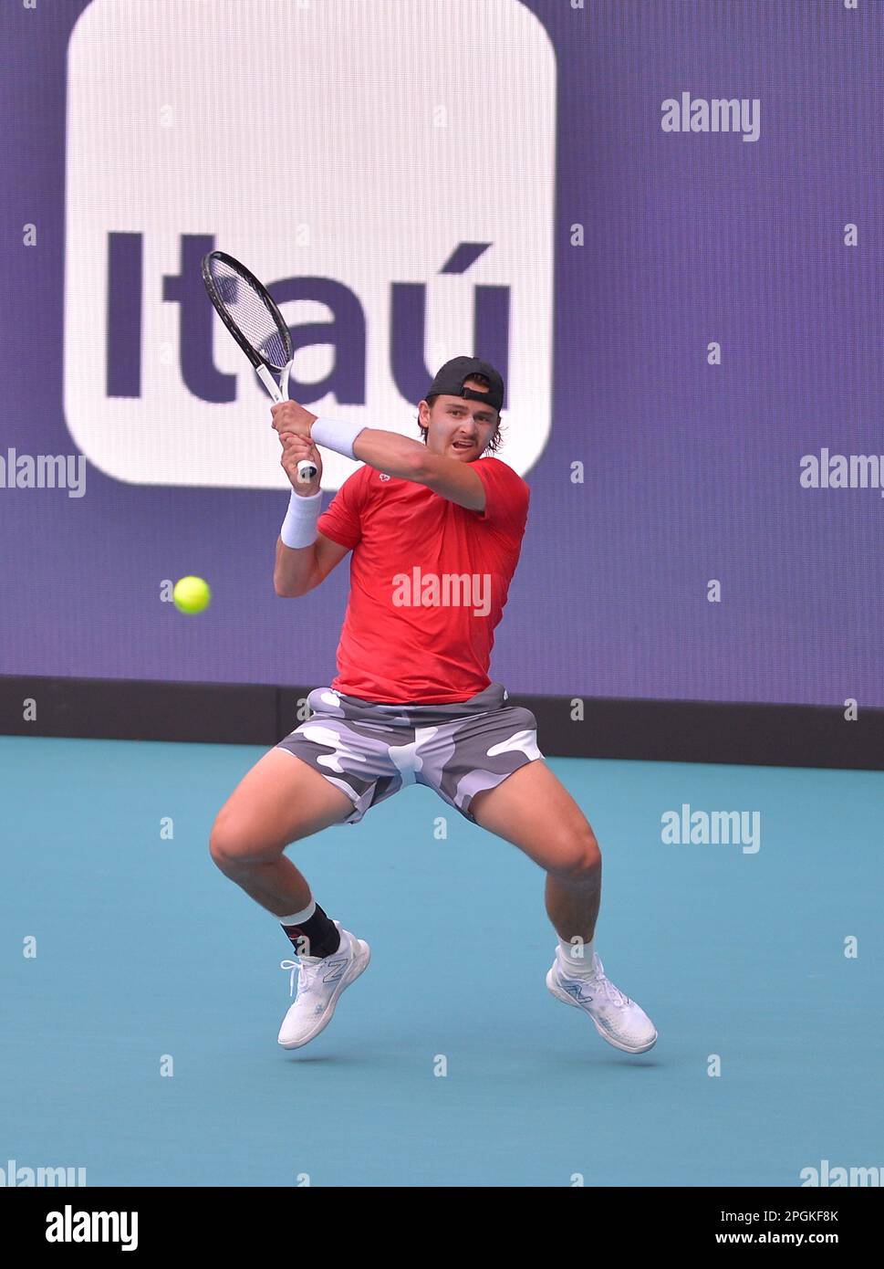 MIAMI GARDENS, FLORIDA - MARCH 22: J.J. Wolf (USA) vs. Alexander Bublik ...