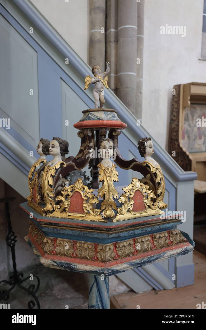 Angel medieval carta hi-res stock photography and images - Alamy