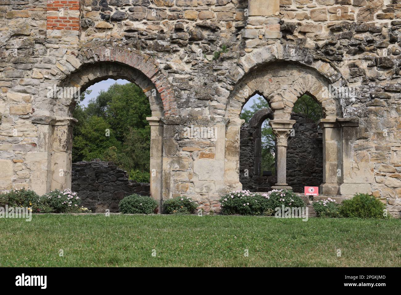 Mix of gothic & romanesque architecture in Cârța Monastery, Romania: a ...