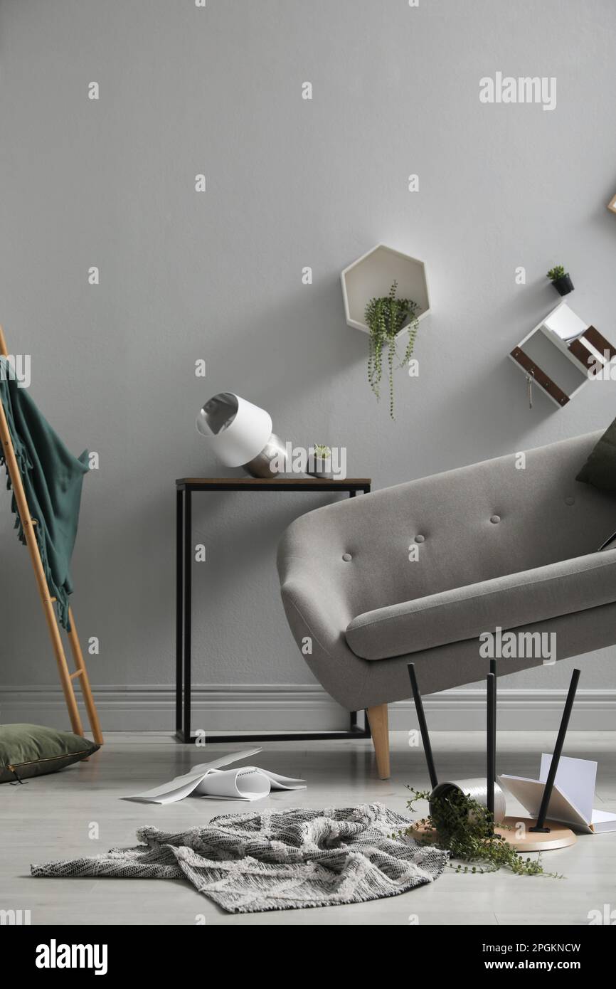 Earthquake damage home interior hi-res stock photography and images - Alamy